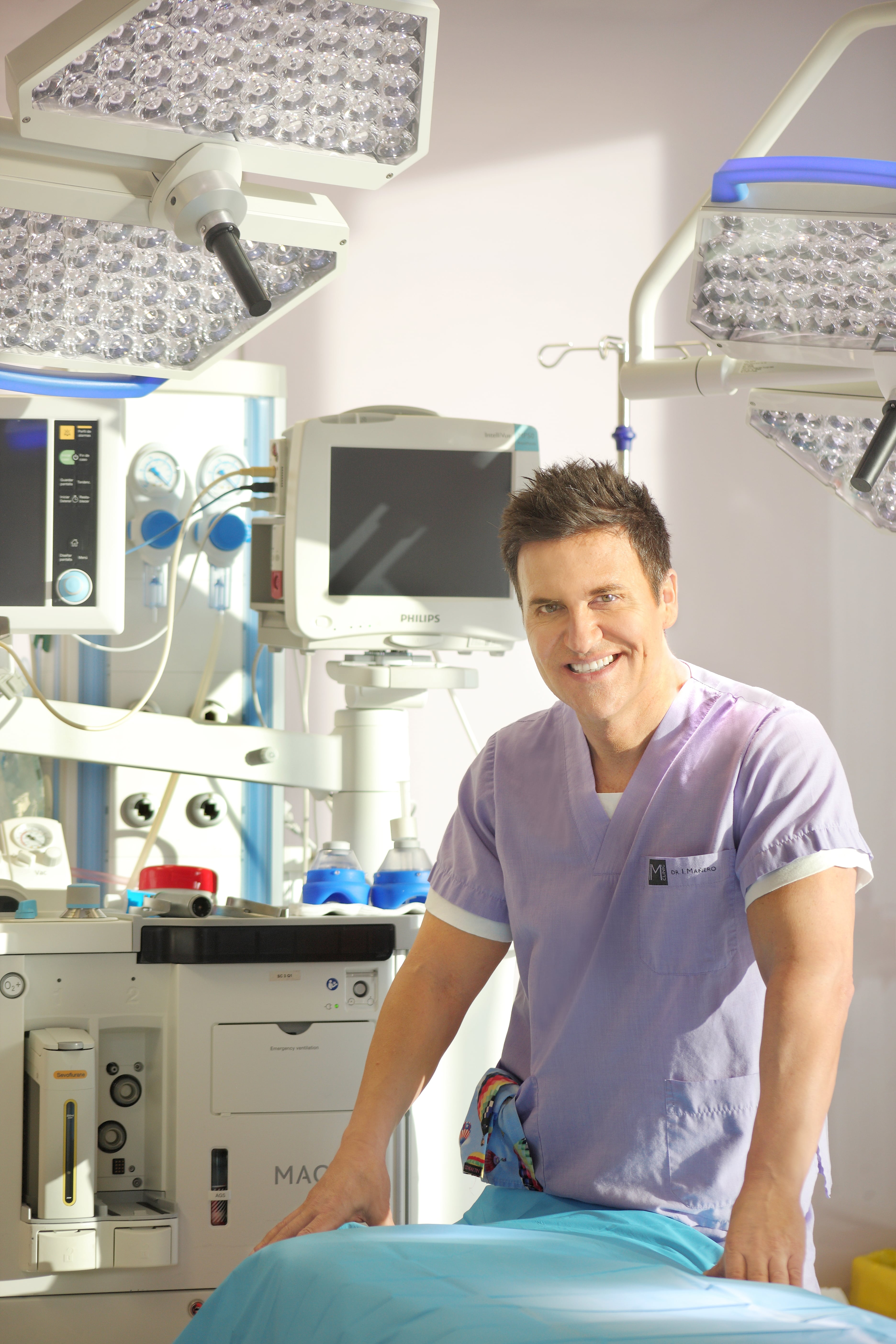 Iván Mañero, cirujano plástico y genital: “Tenía que hacer algo por las ...