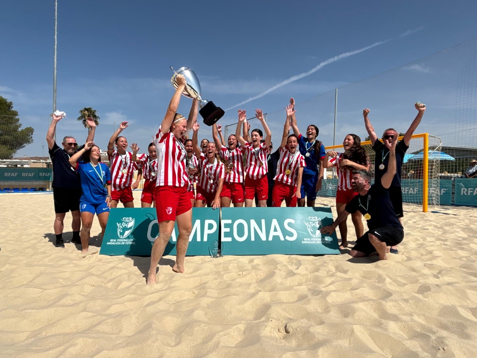 La Selección Femenina Sub-20 de Fútbol Playa de Almería se proclama campeona de Andalucía | Más ...