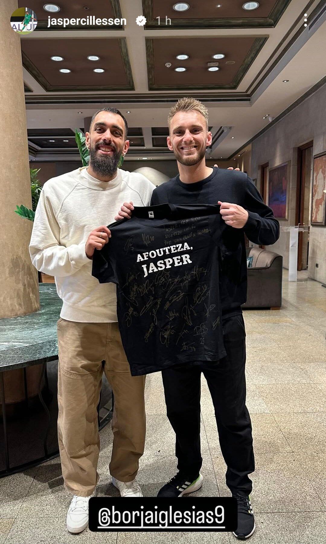 El bonito detalle de Borja Iglesias y el Celta con Jasper Cillessen | Fútbol | Cadena SER